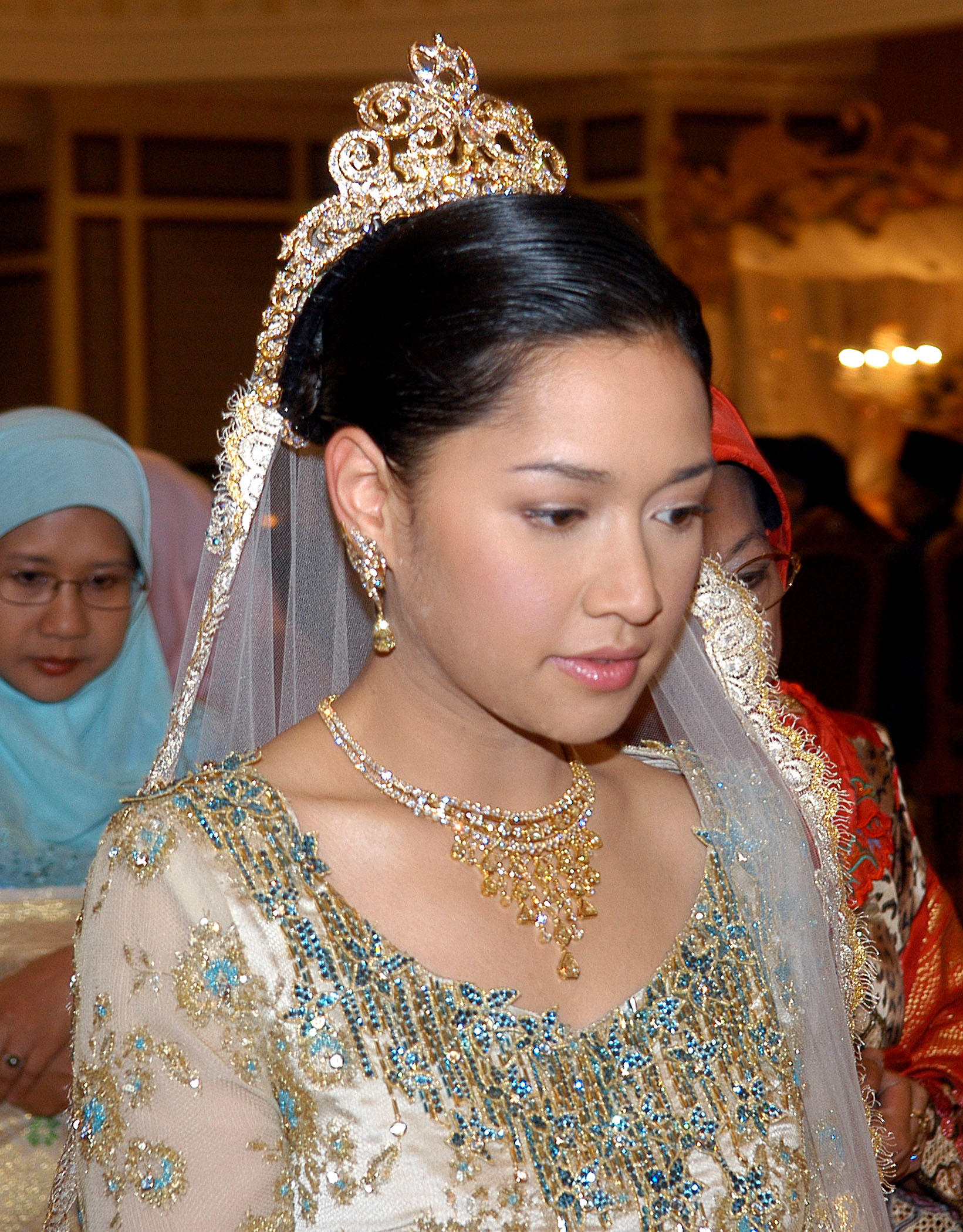 BRUNEI RESOURCES - Photographs of YAM Pengiran Anak Huda's Wedding ...
