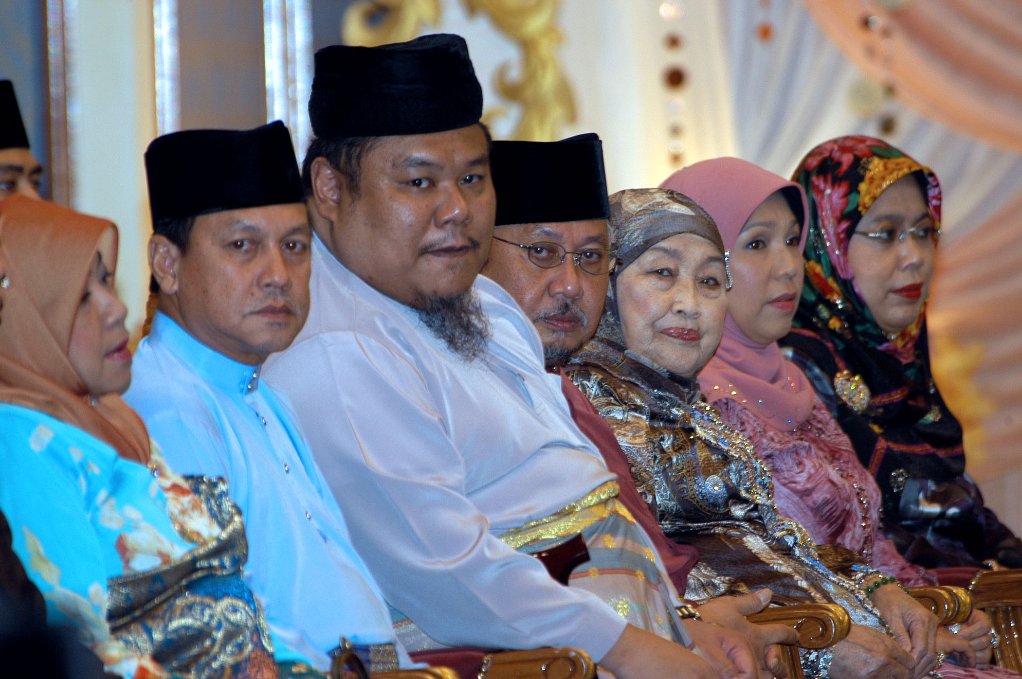BRUNEI RESOURCES - Photographs of YAM Pengiran Anak Huda's Wedding ...