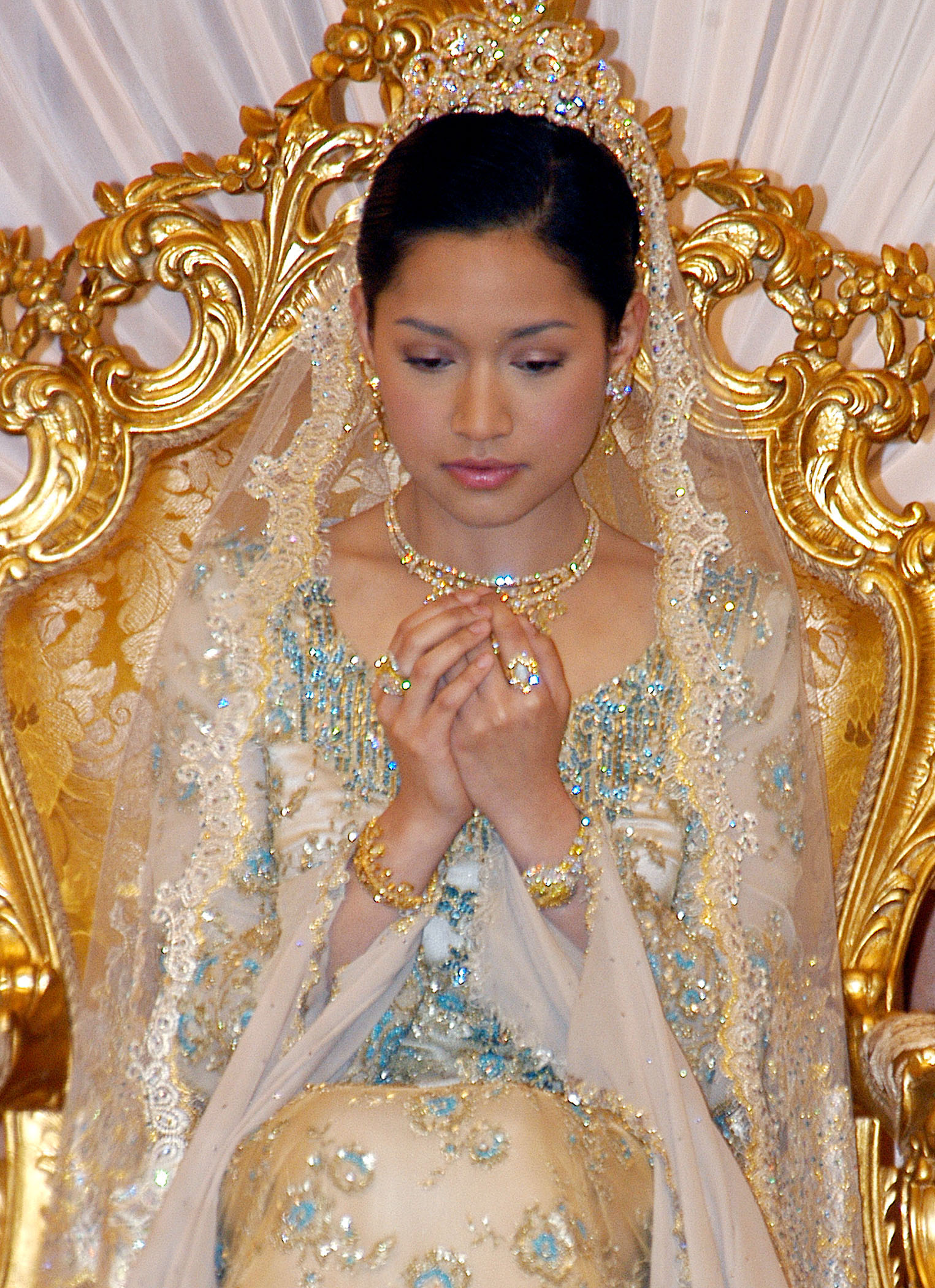 BRUNEI RESOURCES - Photographs of YAM Pengiran Anak Huda's Wedding ...